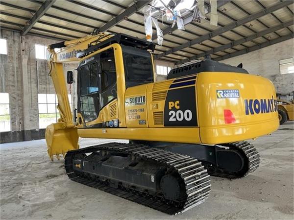 Quality PC200-8 Used Komatsu Excavator Original Japan Maintainable Second Hand Diggers for sale