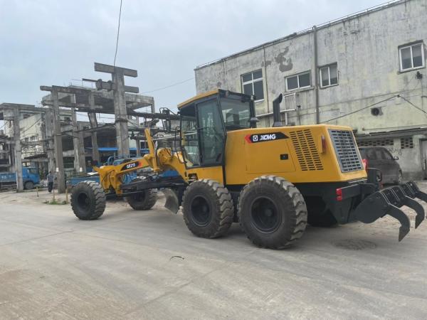 Quality High Speed XCMG GR215 Second Hand Grader Fuel Efficiency For Construction for sale
