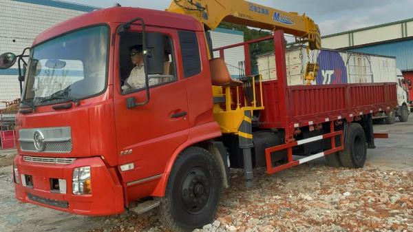 Quality 8 Tons XCMG SQS200-4 Truck Mounted Used Crane With DongFeng Truck 2019 Year for sale