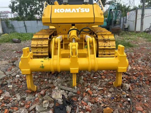 Quality D85ESS-2 Crawler Used Komatsu Bulldozer With Hydraulic Ripper Sale In Asia for sale
