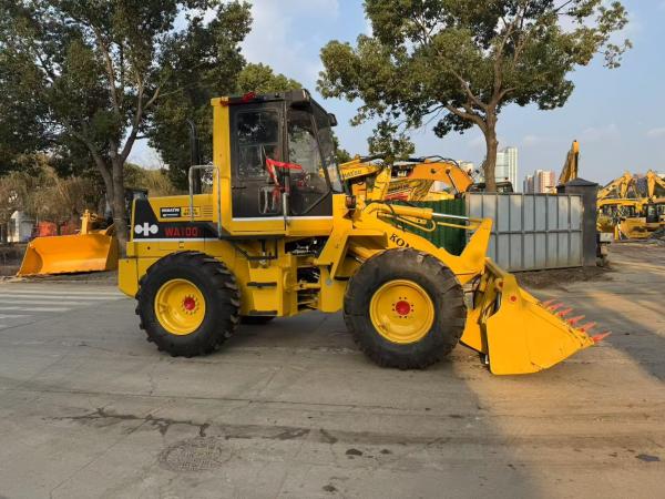 Quality Original Japan Used Komatsu WA100-1 Wheel Loaders Working In Garden for sale