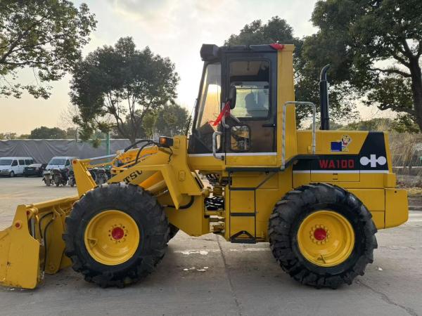 Quality Original Japan Used Komatsu WA100-1 Wheel Loaders Working In Garden for sale
