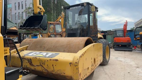 Quality Original Color Used Caterpillar CS-683E Single Drum Road Roller In Excellent for sale