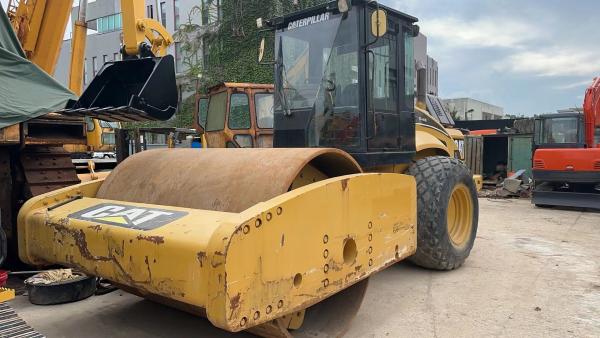 Quality Original Color Used Caterpillar CS-683E Single Drum Road Roller In Excellent for sale