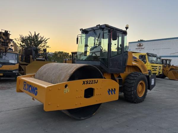 Quality Used XCMG XS223J Single Drum Compactor Easy Operation And Good Condition for sale