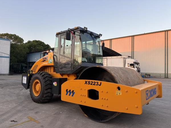 Quality Used XCMG XS223J Single Drum Compactor Easy Operation And Good Condition for sale