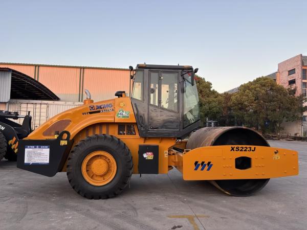 Quality Used XCMG XS223J Single Drum Compactor Easy Operation And Good Condition for sale