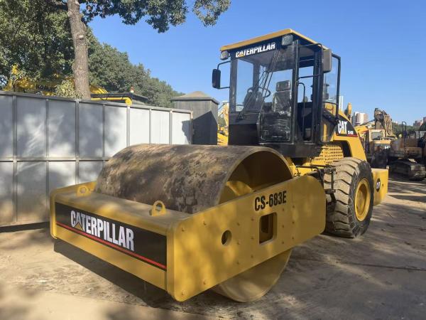 Quality Original Japan Used Caterpillar CS-683E Single Drum Road Roller In Excellent Condition for sale