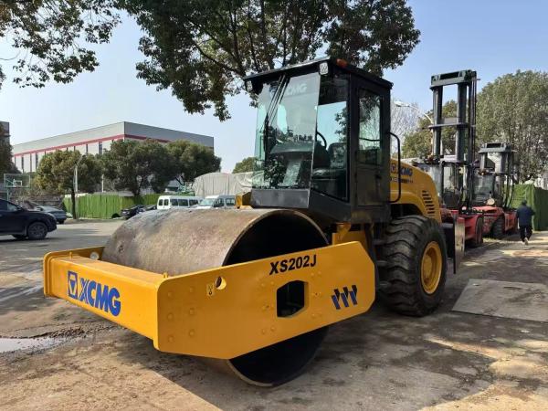 Quality Used XCMG XS202J Single Drum Road Roller With Smooth Roller for sale