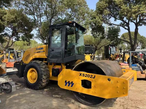 Quality Used XCMG XS202J Single Drum Road Roller With Smooth Roller for sale