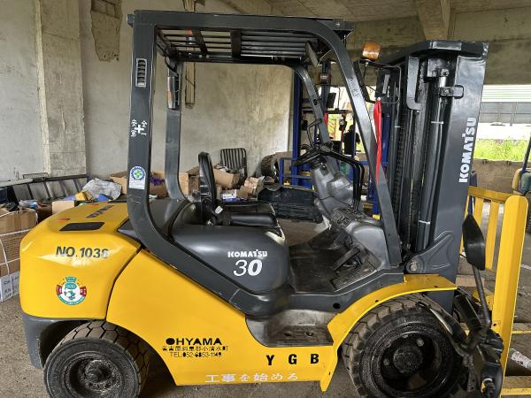 Quality Original Japan Used 3 Tons Komatsu Forklift With 3 Stages 4.5 Meters Lift Height for sale