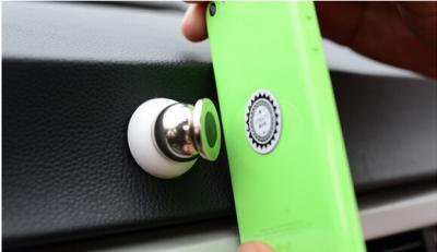 中国 360 度 iPhone PDA のタブレット GPS のための磁気車のダッシュの台紙の球のドック 販売のため
