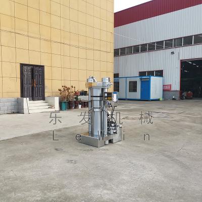 Cina Alto olio di sesamo della macchina di Presser dell'olio dell'azienda agricola dell'uscita dell'olio che fa macchinario con 60Mpa in vendita