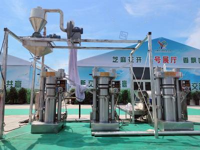 中国 亜麻仁オイルのための60MPAを得る自動オイル出版物機械1070 Kg Hydaulic 販売のため