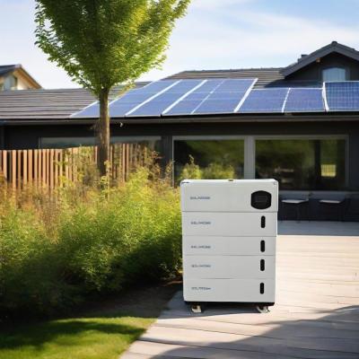 中国 家庭用小屋 オフグリッド 太陽光発電システム 5KW 40.96KWH LiFePO4 バッテリー 卸売およびOEM 用途 販売のため