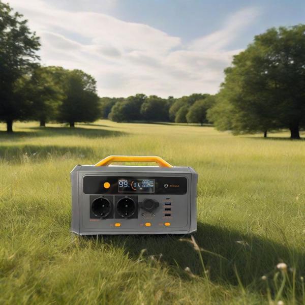 Quality Travel Backup Portable Solar Power Station 600W With 448Wh LiFePO4 Cell for sale