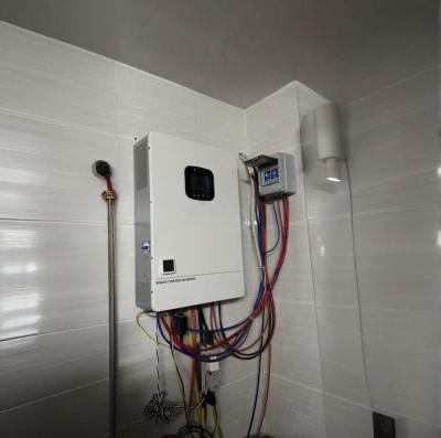 China Parallel Single Phase Hybrid Inverter 5600W For Off Grid And Grid Tie Solar Systems for sale