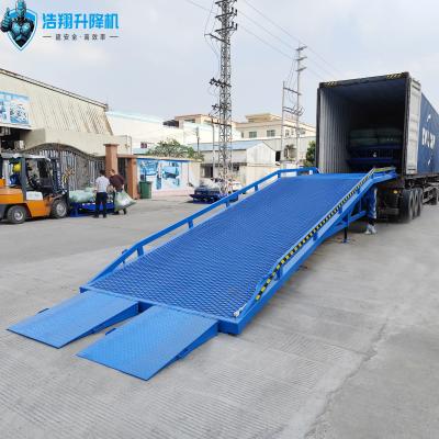 中国 負荷及び卸荷 負荷を効率的に運ぶために12トンの容量を持つ10メートル青のポータブル・ドック・ランプ 販売のため