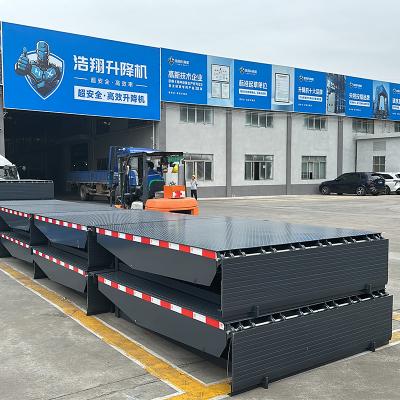 China Heavy Duty Hydraulic Dock Leveler for Efficient Warehouse Loading for sale