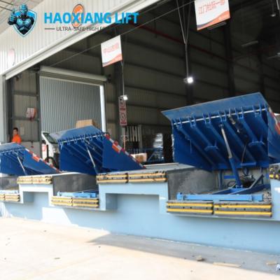China Hydraulic Dock Leveler Steel Plate Platform Lifter 6T-20T For Cargo Handling Easy loading for warehouse for sale