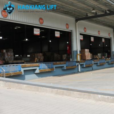China Hydraulic Dock Leveler Steel Plate Platform Lifter 6T-20T For Cargo Handling Easy loading for warehouse for sale