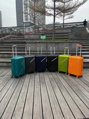 Cina Low Price High Quality Wholesale Business Combination Lock Luggage Bags For Sale in vendita
