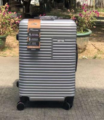 Cina Cassa di volo OEM ODM Etichetta personalizzata Anti-graffi Valigia da viaggio con 4 Whee in vendita