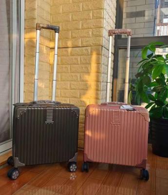Cina Good Quality Scratch Proof Trolley Suitcase Business Computer Luggage 18inch Four-Wheeled Silent Aluminum Frame Suitcase in vendita