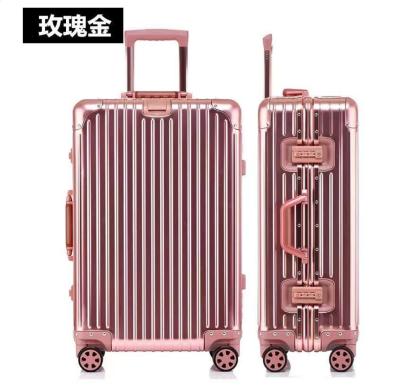 中国 Aluminum Frame Travel Trolley With Silent Wheels 24 Inch Durable Hard Shell Customized Traveling Suitcase Luggage 販売のため