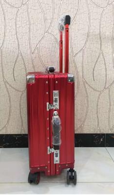 中国 メーカー 大容量 工場 提供 アルミ フレーム スーツケース セット 3 片 荷物 セット カップ ホールド 販売のため