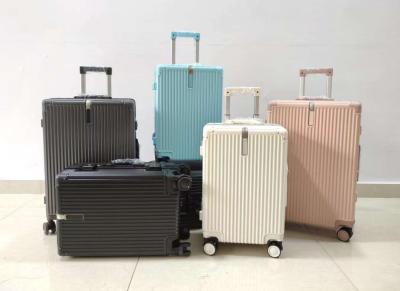 Cina Classical Style High Quality Vintage ABS Trolley Bag Suitcase Hot Sale Customization 20 22 24 26 Inch Durable Flight in vendita