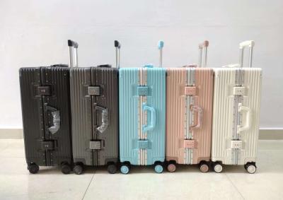 Cina Classical Style High Quality Vintage ABS Trolley Bag Suitcase Hot Sale Customization 20 22 24 26 Inch Durable Flight in vendita
