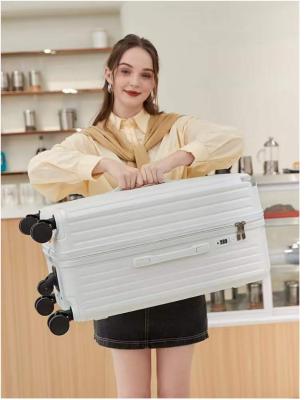 Cina New Design Factory Wholesale Large Capacity Suitcase Carry On Luggage PC ABS Hard Shell Spinner Wheels Combination Lock in vendita