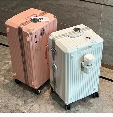 China PC Fabric Aluminum Frame Suitcase  Business Travel  Luggage With Tsa Locks Built In for sale