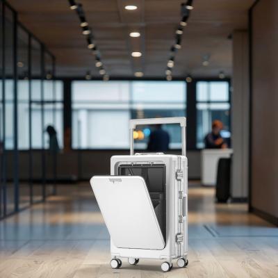 China New Productideas PC TSA Lock Travel Organizer Bag Spinner Suitcase Hanging Hook USB Charging Port Convenient Tote Bag for Travel for sale