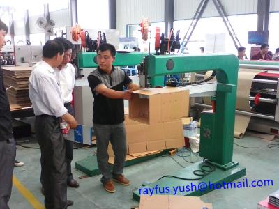 中国 二重にサーボ機構のカートン箱のステープラー機械ペダルのスティッチャーの自動車の押すこと 販売のため