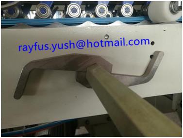 Китай 4 6 загоняют Semi автоматическую папку Gluer/складчатость в угол коробки и машина клеить продается