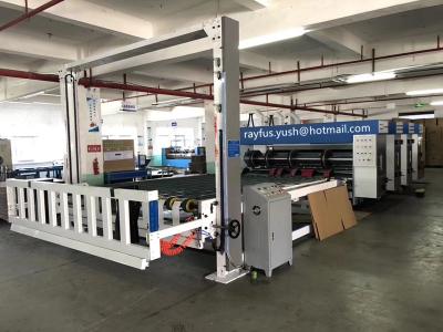 Cina Flexo che stampa macchina scanalatrice che taglia impilando fabbricazione del contenitore di cartone in vendita