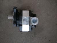 China Rust Resistant SS Wheel Loader Engine Parts Hydraulic Gear Pump 50 Spline Left Handed for sale