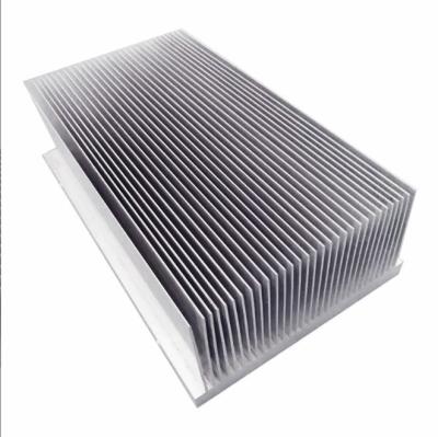 Cina Processo di saldatura OEM Estrusione del profilo di alluminio per dissipatore di calore del modulo di illuminazione stradale LED in vendita