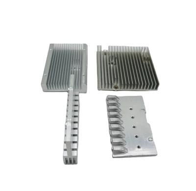 Cina Prodotto OEM di estrussione di dissipatori di calore per macchinari CNC per moduli di illuminazione stradale a LED in vendita