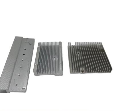 Cina Prodotto OEM di estrussione di dissipatori di calore per macchinari CNC per moduli di illuminazione stradale a LED in vendita