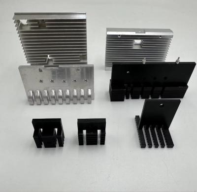 Cina 0.8mm Folio di alluminio nero anodizzato Dispositivo termico taglio laser personalizzato in vendita