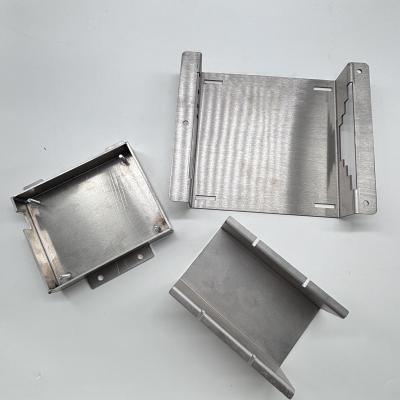 Cina OEM ODM Personalizzato Fabbricazione di lamiere di metallo di alluminio di acciaio inossidabile Stamping Saldatura lamiera di metallo piegatura parti in vendita