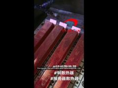 Dispositivo di riscaldamento a pinna di rame puro su misura per chip elettronico Dispositivo di raffreddamento a led in rame