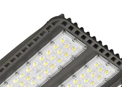 Cina Città universitaria esile del sito 135W di area dell'apparecchio d'illuminazione della luce del contenitore di scarpa del LED che accende AC100-347V in vendita
