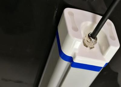 Cina Tri lampada eccellente AC100 - 277V della prova di efficienza LED per l'operazione del lavaggio in vendita