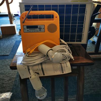 Cina L'uso domestico del generatore di alto livello con la radio con la lampadina può fare pagare mobile in vendita