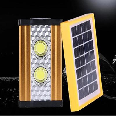 China Luz solar com bateria e conectores USB multifunção para iluminação de emergência à venda