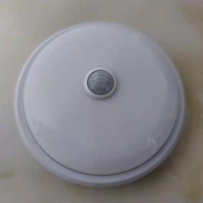 China Indoor Corridor Lighting 20000h Ceiling Mount Motion Sensor Light for sale